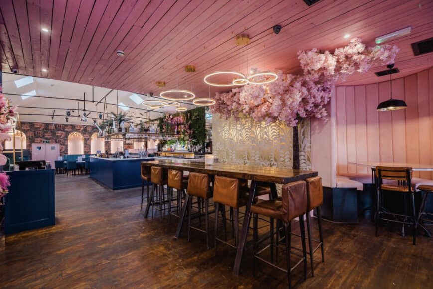 The Treehouse Bar & Restaurant — Arte